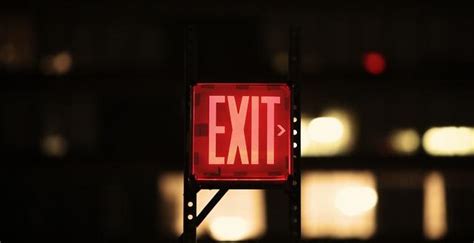 How To Break A While Loop In Sql Server Explained With Examples Simple Sql Tutorials