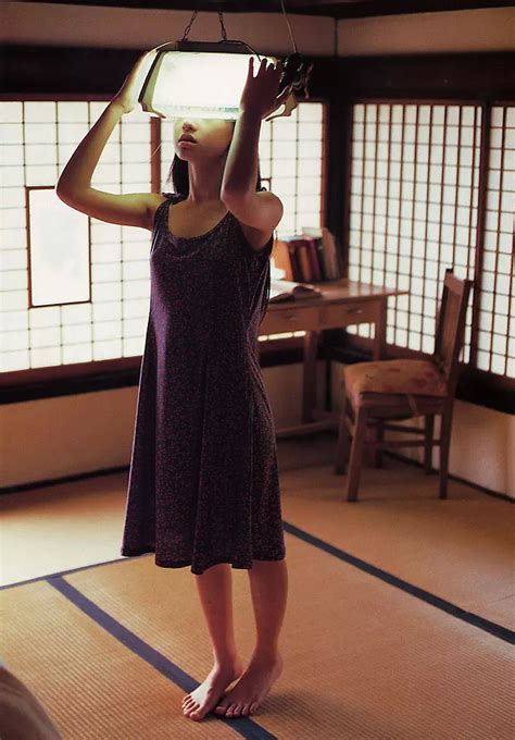 筱山纪信 X 栗山千明 神话少女写真集 栗山千明 神话少女 筱山 新浪新闻