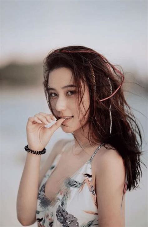 赌王最美千金何超莲穿泳衣走性感风气质不比女明星差 每日头条