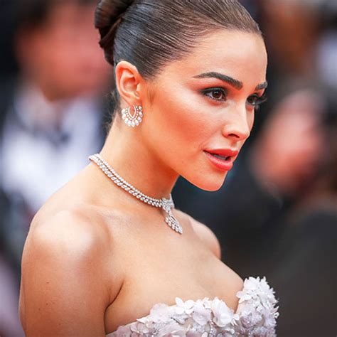 Olivia Culpo Showed Off Her Rock Hard Abs In A Super Busty Yellow