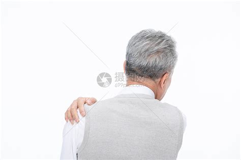 老年男性身体不舒服老人肩膀疼高清图片下载 正版图片501690431 摄图网
