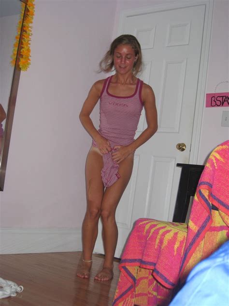 Pin Up Photagraph Naked Women Amateur Pictures Shy And Reluctant