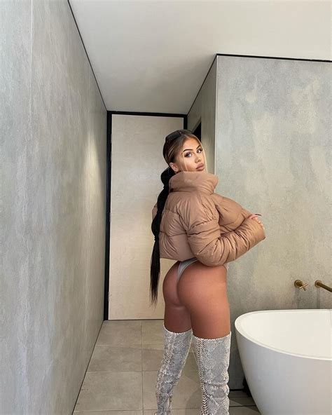Laura Amy Skinny Flat Ass Model With Huge Tits 31 Photos And Video The Fappening