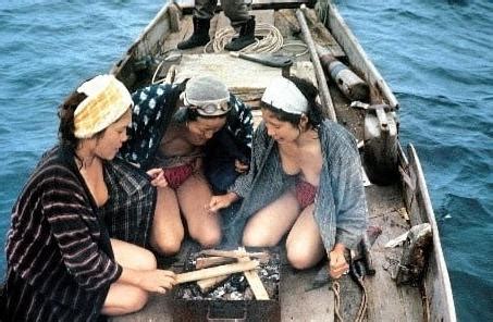 海女さんがおっぱい出して漁をするエロ画像 性癖エロ画像 センギリ