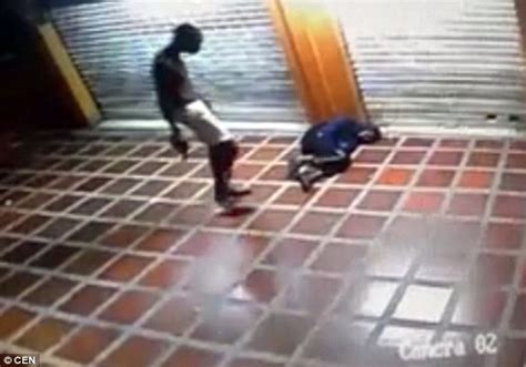 Video Shows Colombian Gang Member Shoot Dead A Homeless Man Daily Mail Online