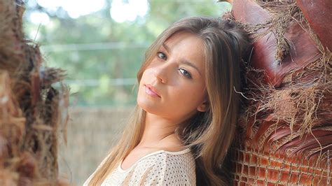 1920x1080 Beautiful Natalia E Girl Lily C Model Raisa Brown Hair Coolwallpapersme