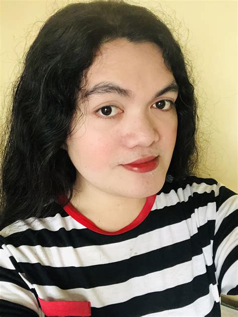 My Hair Looks Messy Here Scrolller