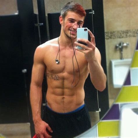Pin On Guys With Phone