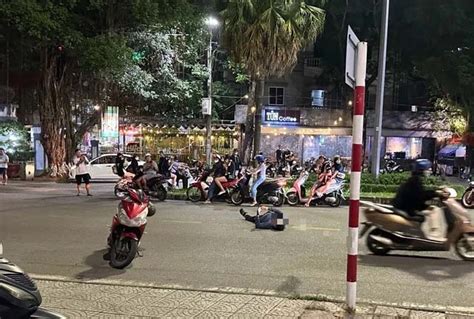 Bất ngờ với danh tánh người đàn ông nằm vạ giữa đường khi bị đo nồng độ cồn