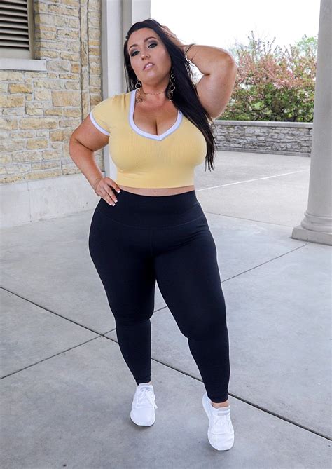 Hector Hernandez Curvy Hips Voluptuous Big Boobs Curvy Women Beautiful Women Sporty Pairs