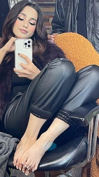 Pin Di Nalle Virolainen Su Other Shiny Stuff Donne Belle Donne Femminismo