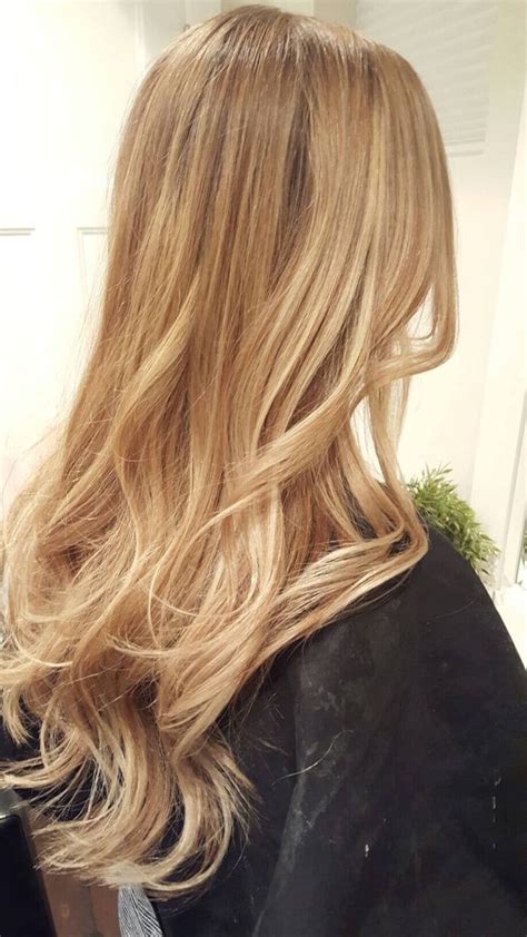 25 Honey Blonde Haircolor Ideas That Are Simply Gorgeous The Cuddl Honey Blonde Hair Honey