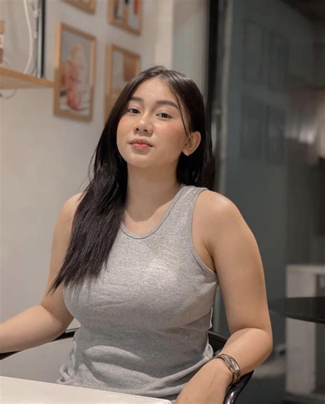 Busty Pinay R2busty2hide