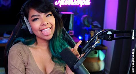 Aileen Senpai Nude Info Celebrities