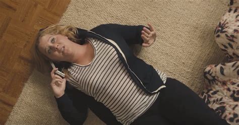 This Amy Schumer Scene From Snatched Is Uncomfortably Relatable — Exclusive Clip