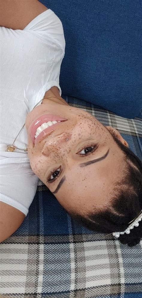 Naked selfie von verzweifelten mädchen ebenholz Nackte mädchen nacktfotos