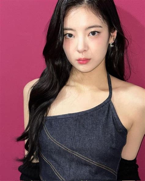221211 Itzy Lia Instagram Update Kpopping