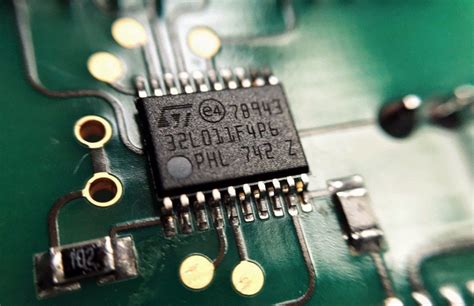 the microcontroller and how to program it without an ide
