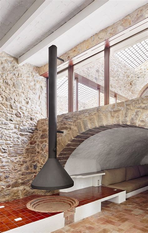 Ten Rustic Interiors That Incorporate Natural Textures And Materials On Inspirationde