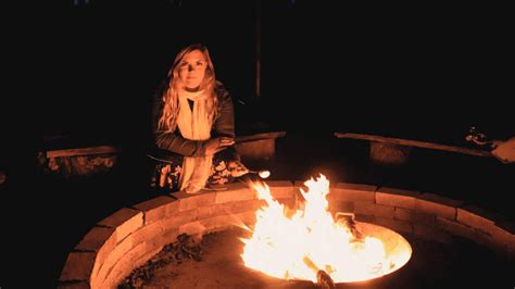 How To Make A Campfire — Round The Woods