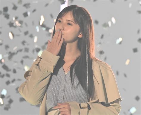 画像写真 TGC2023A W齋藤飛鳥乃木坂46卒業後初ランウェイ メタルチップ舞うステージでおしゃれな着こなし披露 3枚目