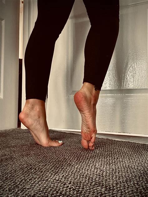 👣 Her Sexy Feet 👣 On Twitter Rt Trixiestootsies Thanks For The Space Lovely 👣🖤