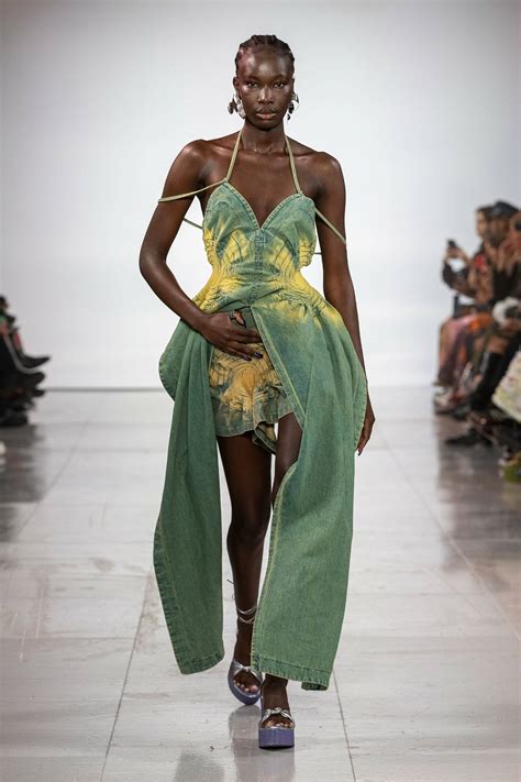 Masha Popova Ready To Wear Fashion Show Collection Spring Summer 2023 Runway Look 001 London