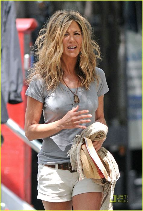 Jennifer Aniston Is Perky Pretty Photo 2094282 Jennifer Aniston Photos Just Jared