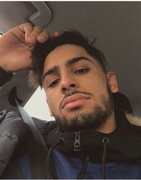 Image In B O Y S Collection By Zoé On We Heart It Avec Images Hommes Arabes Rebeu Mec