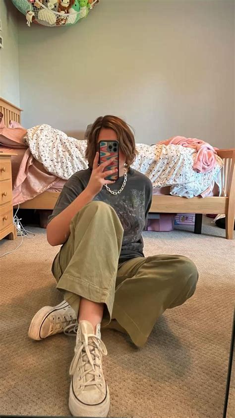 Mirror Selfie Mirror Selfie Poses Mirror Selfie Aesthetic Selfie Poses Instagram Outfit Inspo