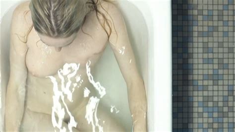 Watch Online Mille Lehfeldt Smukke Mennesker 2010 HD 720p