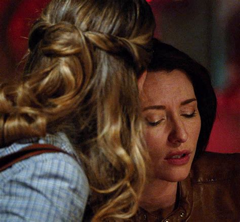 Chyler Leigh Alex And Kara Danvers In Supergirl Dc Multiverse