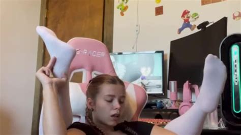 Thicc Ass Pawg Pretzel Folds In Gaming Chair With Octopus Dildo Play Vídeos Pornos Gratuitos