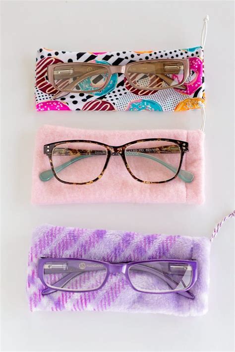This Easy Eyeglass Case Sewing Tutorial Is A Perfect Project For Beginners Someone Looking For
