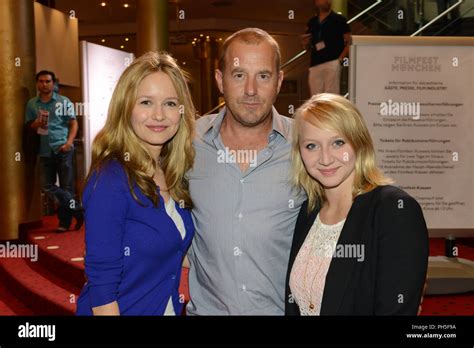 La Actriz Anna Maria Mühe Actor Heino Ferch La Actriz Stefanie Stappenbeck Visto Antes De La