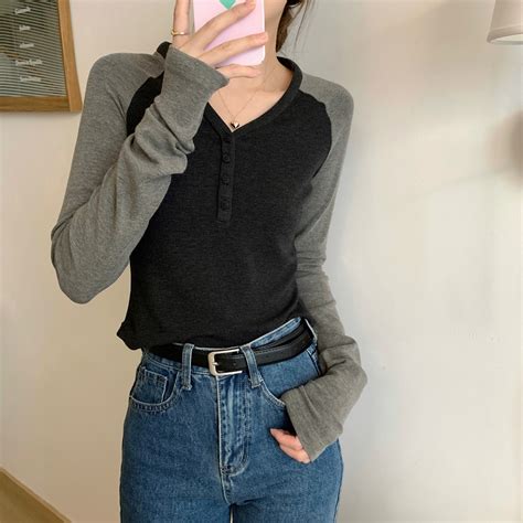 레글런 여자 브이넥 긴팔 티셔츠 가을 여성 겨울 상의 봄 나그랑 간절기 슬림핏 트렌디 캐주얼 여성티 블랙 브라운 버튼 올매치