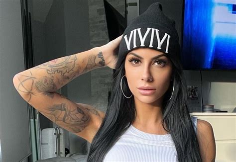 Brandi Andrews Viral Video On Reddit Find Details About Onlyfans Model Stardom Facts