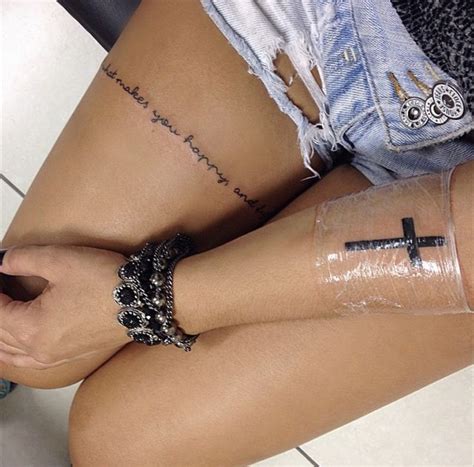 Pin de André Silva em Legs looking up