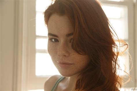 Wallpaper Women Model Redhead Long Hair Sabrina Lynn Freckles Zishy Looking At Viewer