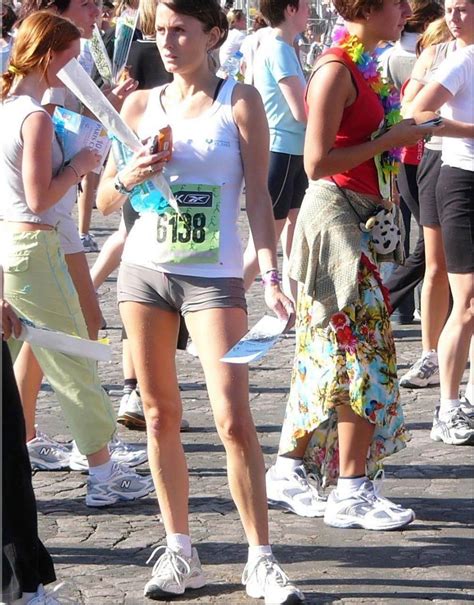 ВЕРБЛЮЖЬЯ ЛАПКА Апскиртcandid Upskirt Photosзасветы девушек Фото под юбкойupskirtvoyeurism
