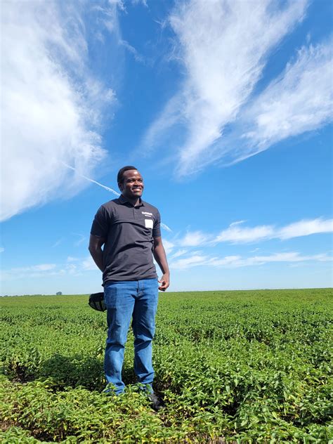 Emmanuel Cooper Receives Travel Award Purdue University Hla Happenings