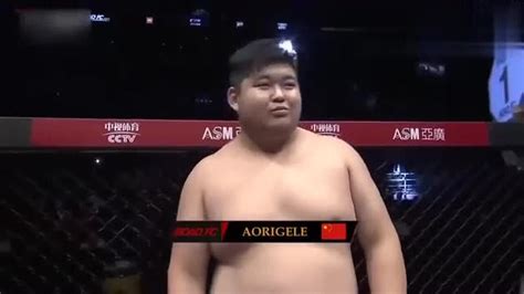MMA的擂台上韩国拳手挑衅中国拳王敖日格勒结果被打致昏迷 高清1080P在线观看平台 腾讯视频
