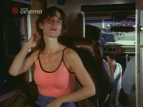 Carrie Anne Moss Desnuda En Baywatch