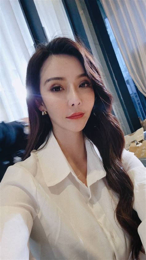 麻豆女神 艾秋 On Twitter Rt Hkxnlnfwkees8oa 這樣的我，看起來有幾間公司？🤪 0r84pmseus Twitter