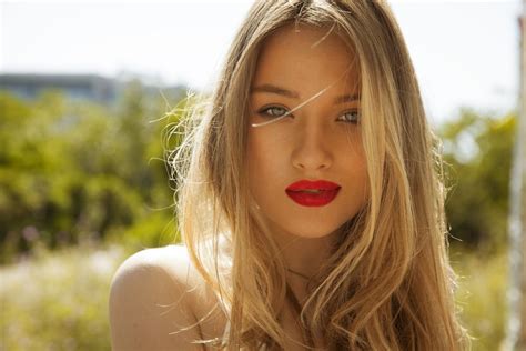 35 Sophisticated And Summery Sandy Blonde Hair Looks