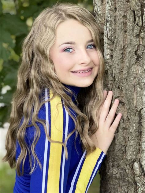 Pin On ♡•cheer Pose Ideas•♡