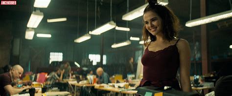 Zoey Deutch Nua Em Buffaloed