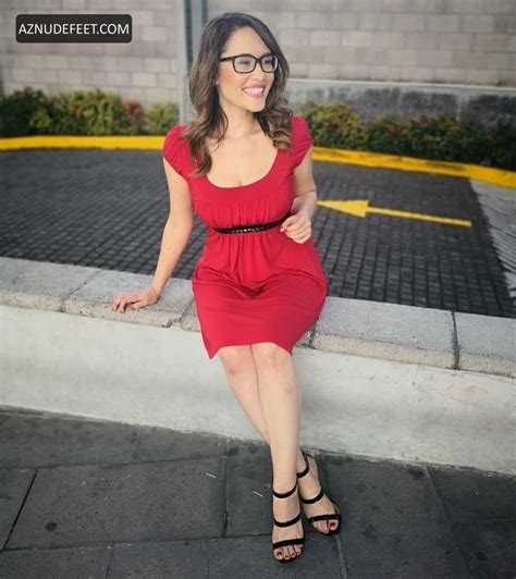 Karla Carranza Feet Aznudefeet