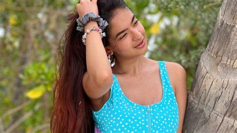 Anushka Sen Sets Internet On Fire In Sexy Monokini Photos Go Viral
