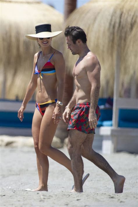 Vogue Williams Sexy 12 Photos Thefappening